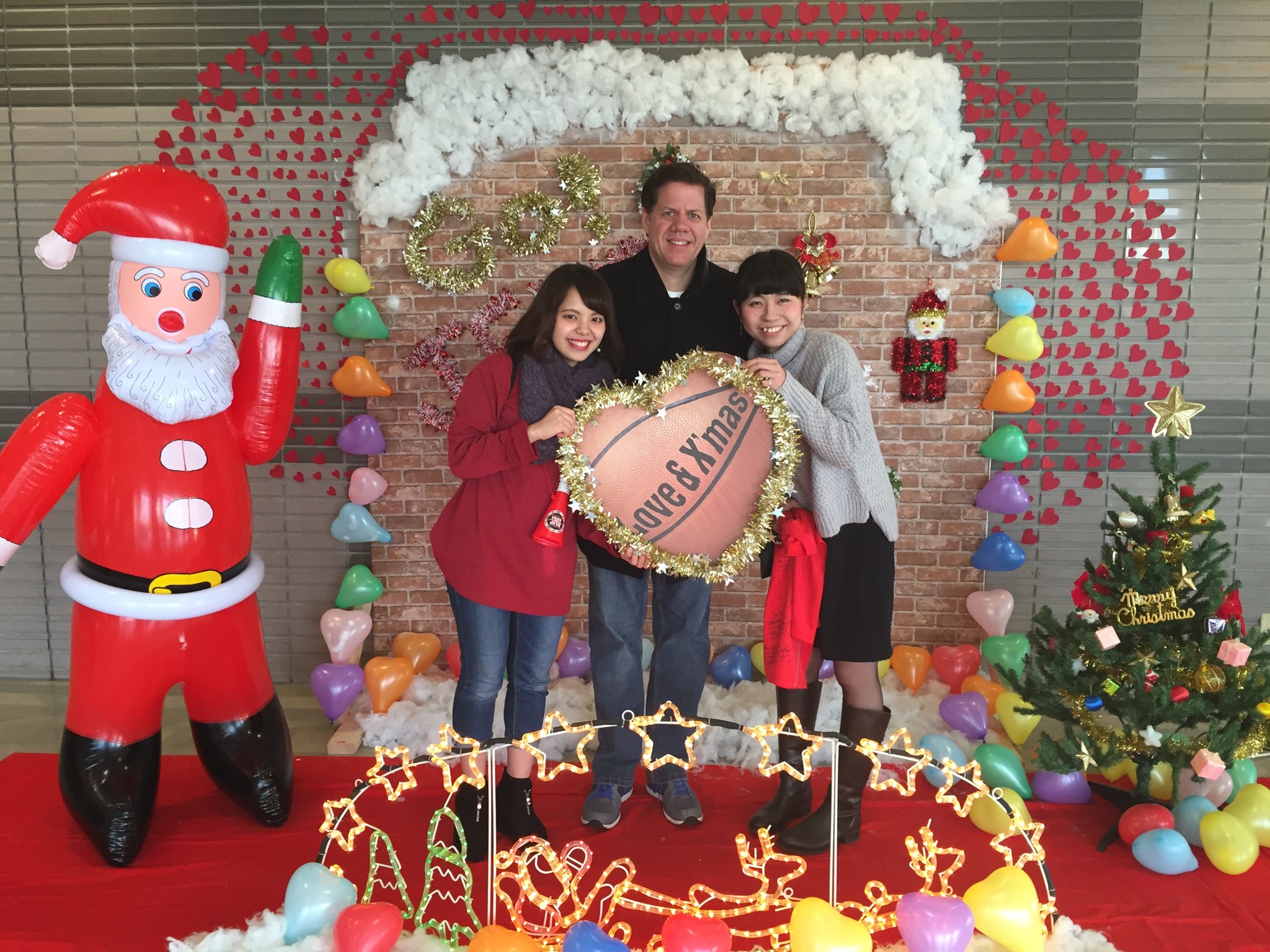 The Chiba Jets Project students with Dean Yuji Yoshida. - サがつくブログ。